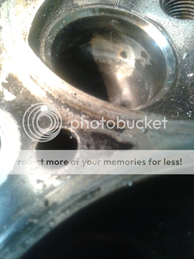 Cylinder Head Cross Section 1.8T and wall thickness